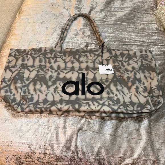 ALO Yoga | Bags | Alo Tote Bag | Poshmark